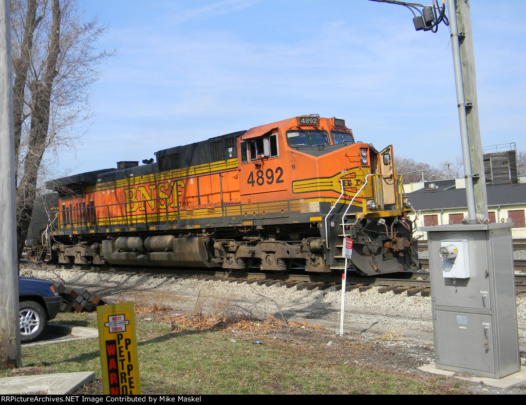 BNSF 4892